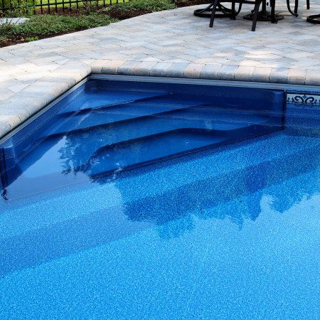 Underwater platform adds versatility. (43) – Arvidson Pools and Spas