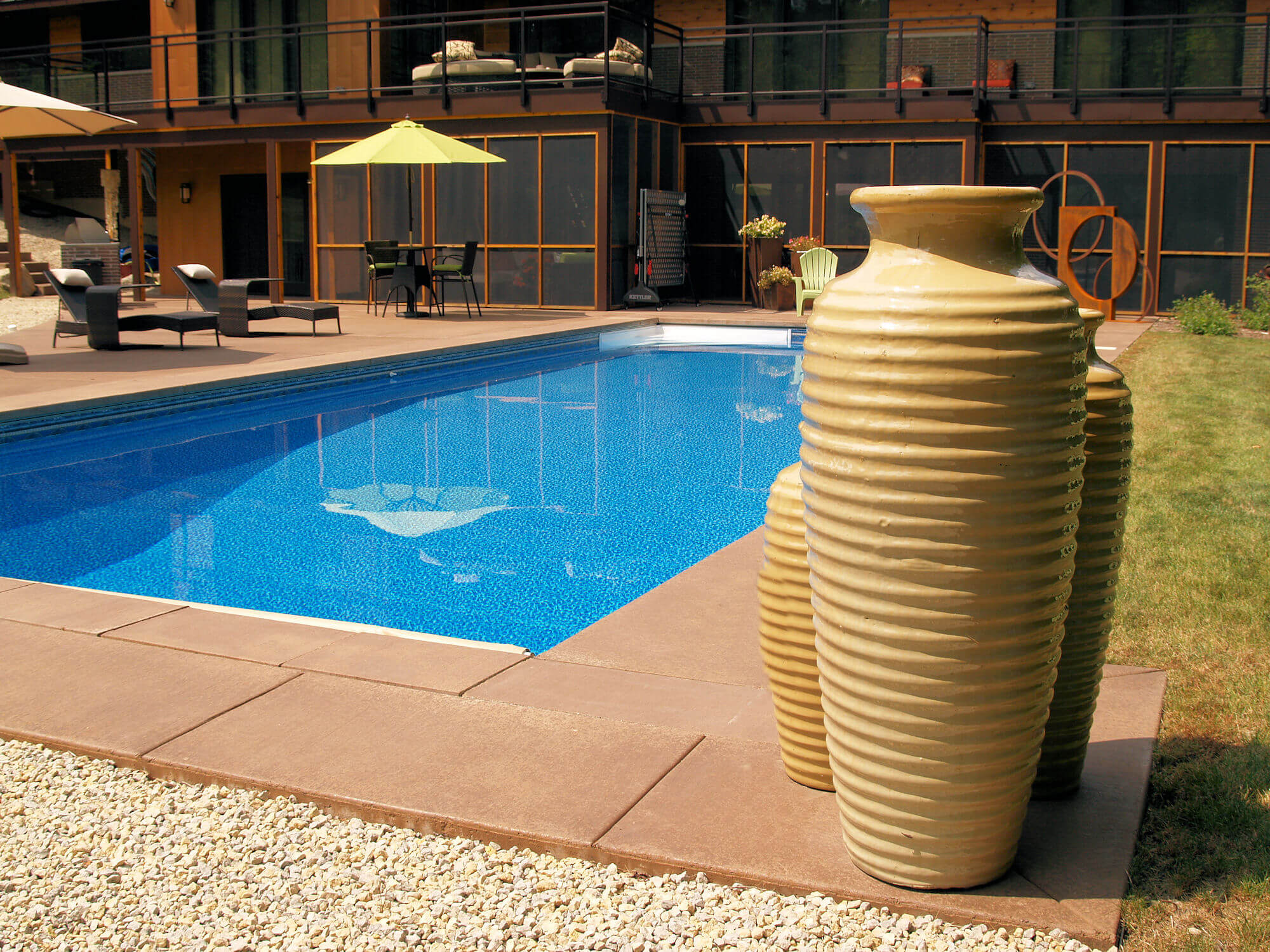 Form meets function in this smartly designed pool. (34) - Arvidson ...